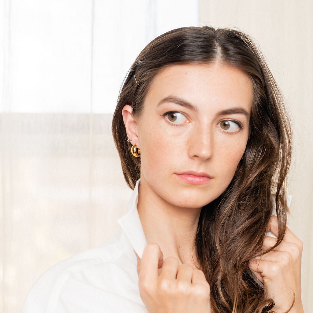 BYOU Jewelry - Mia Small Thick Gold Hoop Earrings – BYOUJEWELRY